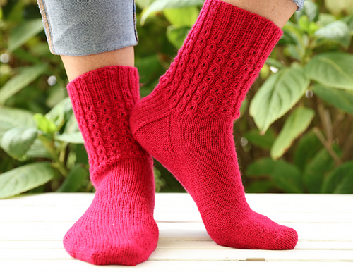 Ravelry: F752 Mock Cable Socks pattern by JoAnne Turcotte