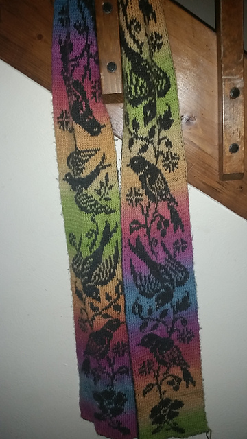 Ravelry: PokemonPurl's Reversible Bird Scarf