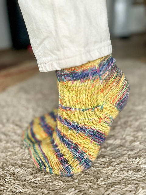 Ravelry: Simple Chain Socks pattern by Anna Savushkina