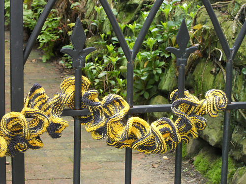 Ravelry: Barb's Koigu Ruffle pattern by Kit Hutchin