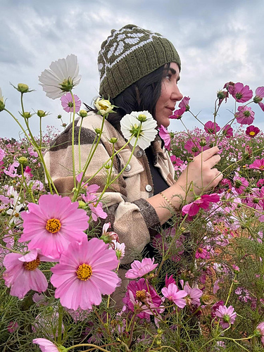 Ravelry: The Daisy Chain Beanie pattern by Amy Langton