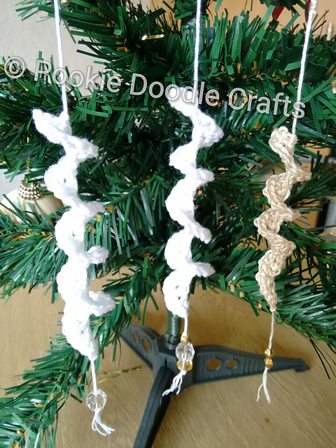 Ravelry: Icicle Christmas Decoration pattern by Pookie Doodle Crafts