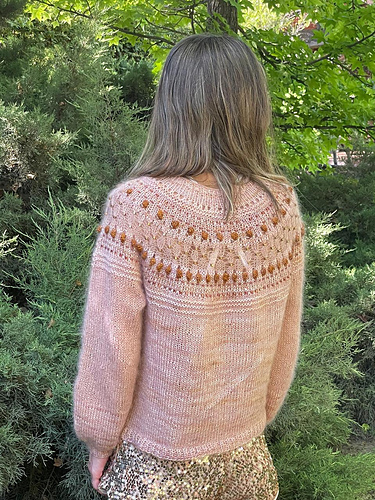 Ravelry: Sensitive Sweater pattern by Pope Vergara