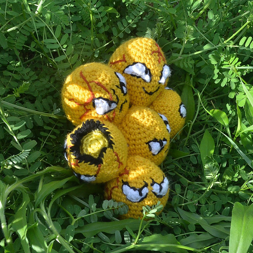 Ravelry: Exeggcute Amigurumi pattern by Vic Em
