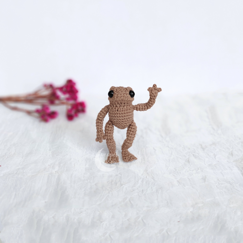 Ravelry: Tiny Toad pattern by Nichole R.