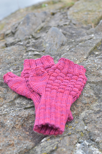 Ravelry: Grá pattern by Gillian Harkness
