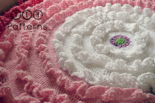 Ravelry: Round ruffles baby blanket pattern by TLH Patterns