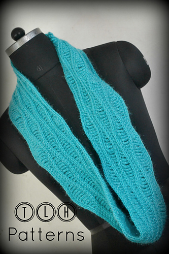 Ravelry: Ocean waves infinity scarf pattern by TLH Patterns
