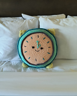 Ravelry: Drowsy Drift Clock pattern by Nikelle Maughan