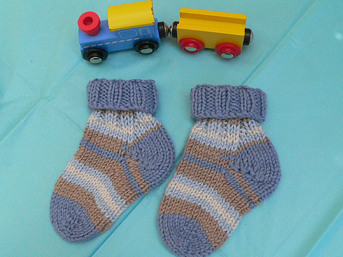 Ravelry: Simple Baby Socks pattern by Sarah Hauschka