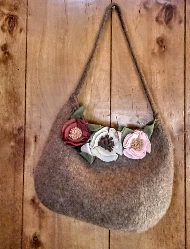 Ravelry: Perfect Felted Shoulder Bag pattern by Lisa Freeman