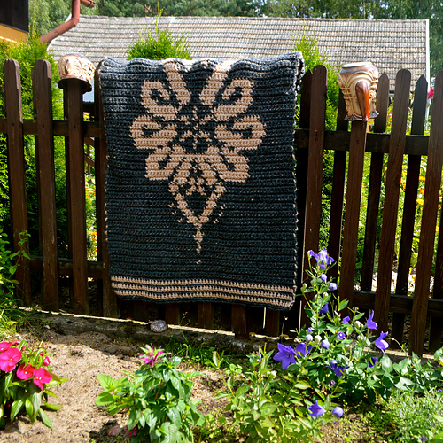 Ravelry: Parzenica Folk Rug pattern by Maria Jęczmyk
