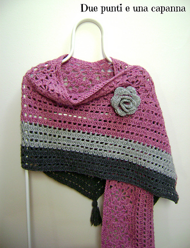 Ravelry: Old Rose Shawl pattern by Due punti e una capanna