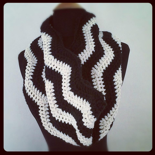 Ravelry: Chevron Infinity Scarf pattern by Becky Dossey