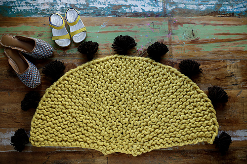 Ravelry: Half-Moon pattern by Julie Weisenberger