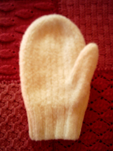 Ravelry: Felted Fisherman's Mittens pattern by Purple Fleece