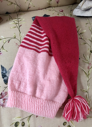 The longest hat I ever made. Nisselue by Skeindeer knits. : r/knitting