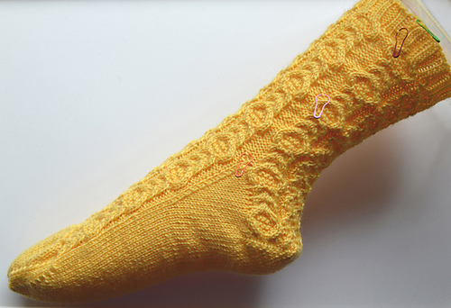 Ravelry: Queen Elizabeth I Socks B (Cuff Down) pattern by Qianer Huang