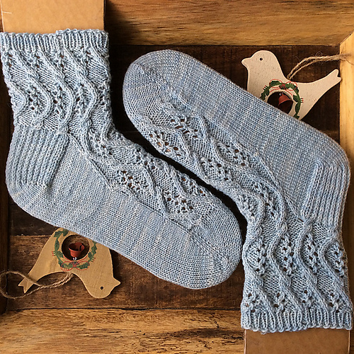 Ravelry: Wave Socks (Toe Up) pattern by Qianer Huang