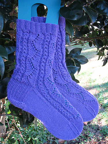 Ravelry: Flower Lace Socks (Cuff Down) pattern by Qianer Huang