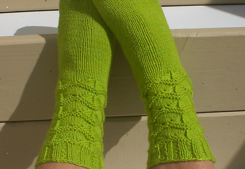 Ravelry: Shell Lace Socks (Cuff Down) pattern by Qianer Huang