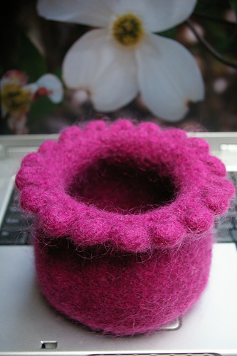 Ravelry: Fuchsia Felted Bowl pattern by Lucie Sinkler
