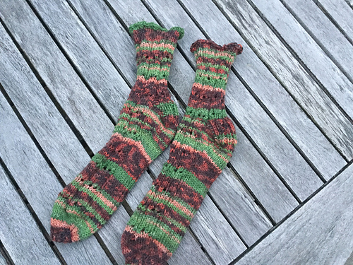 Ravelry: Banana Socks pattern by Plekousa