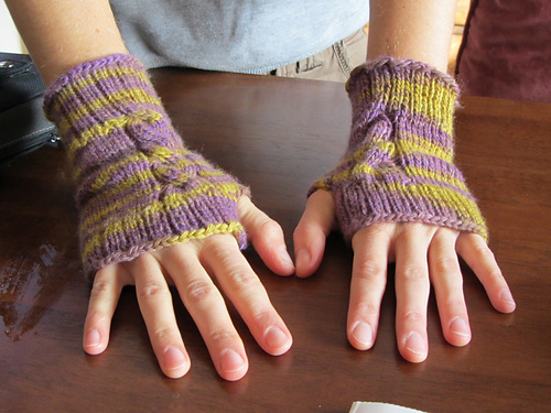 Ravelry: Cabled Cashmere Wristers pattern by Iris Schreier