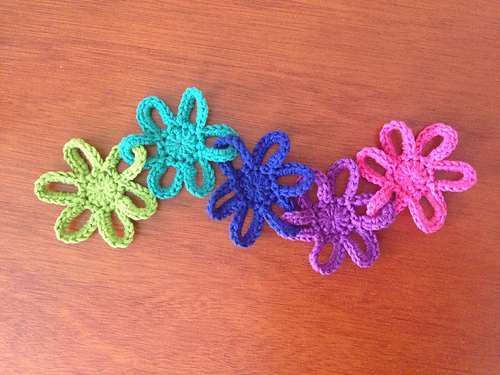 Ravelry: String of Flowers (Flower Garland) pattern by Rachel Beth
