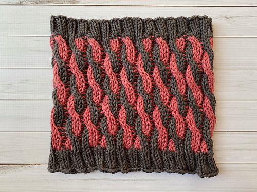 Ravelry: Sinuous Cowl pattern by Rachel Beth