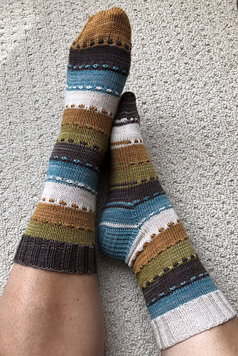 Ravelry: Quilted Stripes Socks pattern by Dana Rae Makes