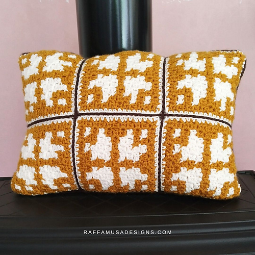 Ravelry: Vintage Pillow pattern by Raffaella Tassoni