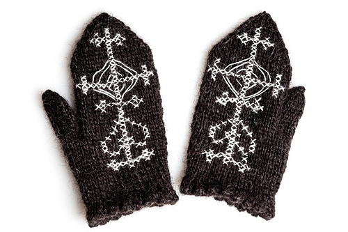 Ravelry: Icelandic Love Magic Mittens pattern by Ragga Eiríksdóttir