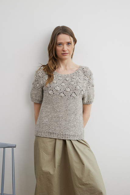 Ravelry: Waterlily Tee pattern by Sus Gepard