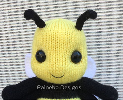 Ravelry: Buzzy Bee pattern by Lorraine Pistorio