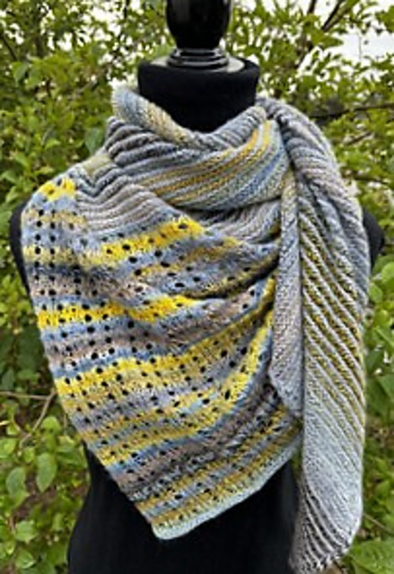 Ravelry: Raven's Karma pattern by RavenstitchStudio