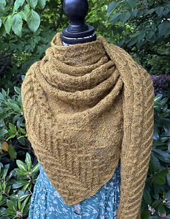 Ravelry: Ravendipity Wrap No.6 pattern by RavenstitchStudio