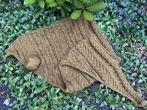 Ravelry: Ravendipity Wrap No.6 pattern by RavenstitchStudio