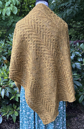 Ravelry: Ravendipity Wrap No.6 pattern by RavenstitchStudio