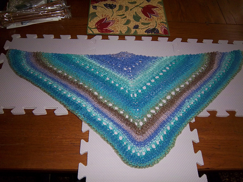 Ravelry: Cadence Shawlette pattern by Emily Straw