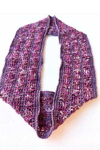 Ravelry: Dew Drops Cowl pattern by Fiona Langtry