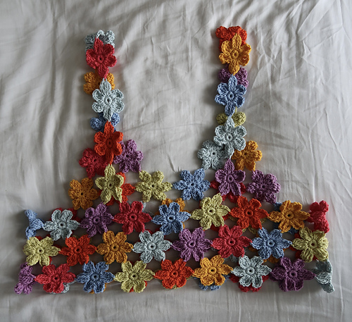 Ravelry: Daisy Chain Top pattern by Beth Povey