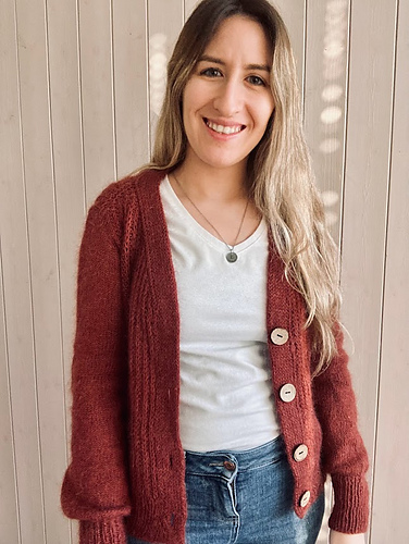 Ravelry: Cosy Cardigan pattern by Rebecaknits