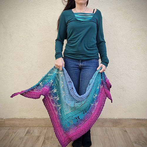 Ravelry: LapsangTea Shawl pattern by Red Teapot Atelier