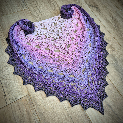 Ravelry: SilverNeedleTea Shawl pattern by Red Teapot Atelier