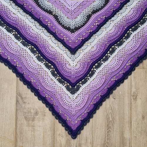 Ravelry: DarjeelingTea Shawl pattern by Red Teapot Atelier