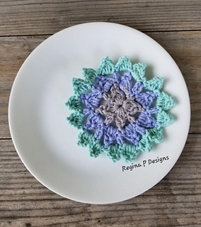 Ravelry: Petal Patch Dishcloth pattern by Regina P Designs