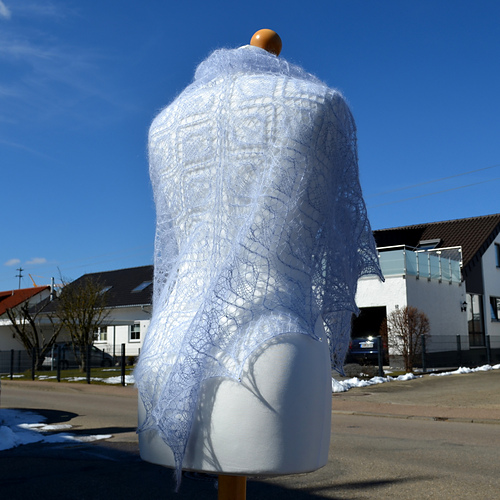 Ravelry: Rewda's Go Fly a Kite Shawl