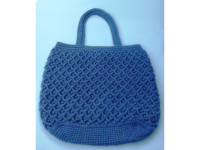Ravelry: Cabled Diamonds Bag pattern by Rhelena