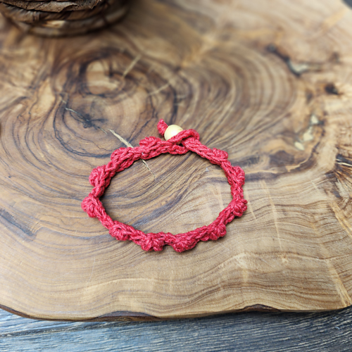 Ravelry: Quick Hemp Bracelet pattern by Rhondda Mol (Oombawka Design)